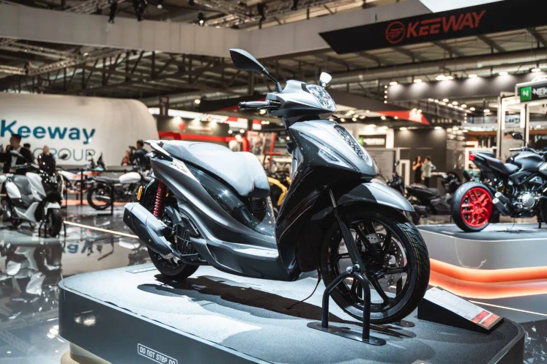 凯威MBP米兰展震撼亮相HYPE科幻电摩、ADV车T502X、街车N300_搜狐汽车_搜狐网