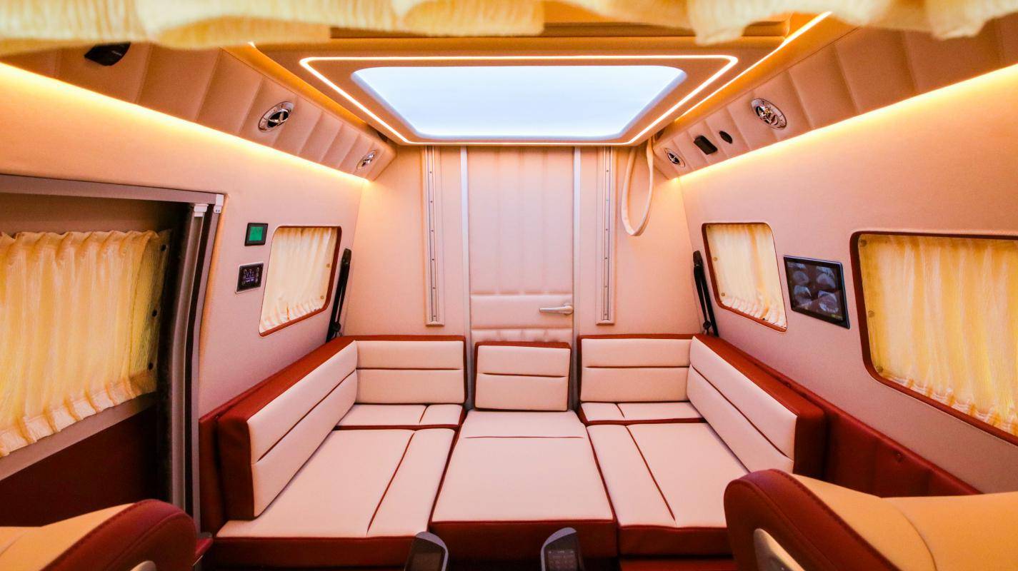 23款福特V362商旅小房车,中轴中顶航空椅+吊床+后置厨卫,趣蜂B680_搜狐汽车_搜狐网