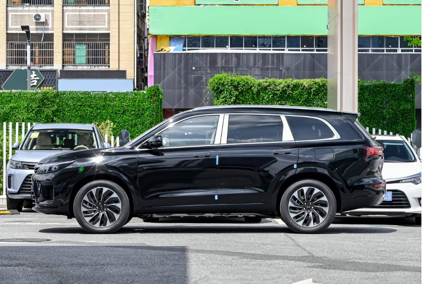20多万买中大型SUV，新问界M7不输BBA，但这台车才更高端_搜狐汽车_搜狐网