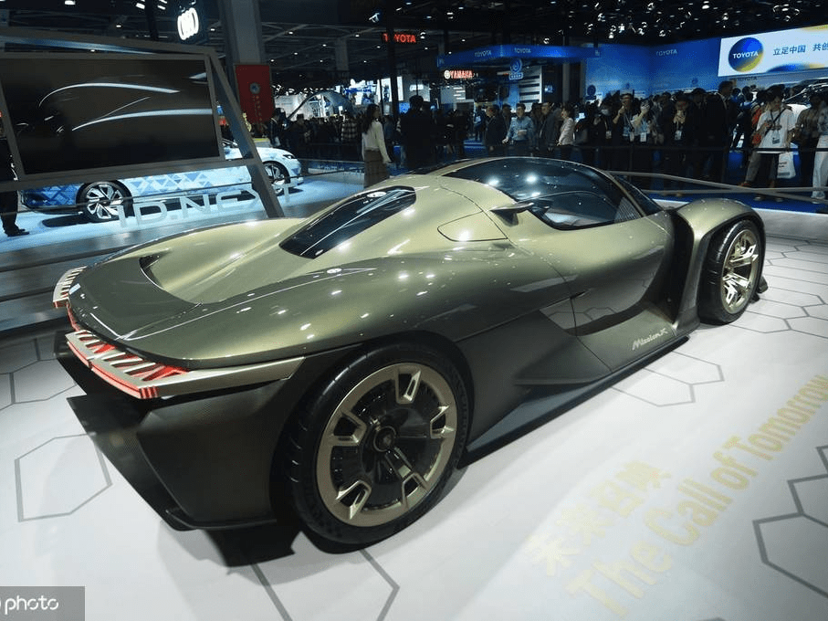 保时捷纯电动概念超级跑车Mission X亮相进博会-搜狐大视野-搜狐新闻