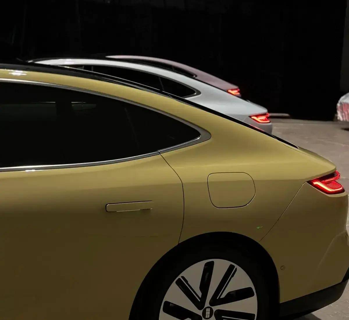 确认！车长超5米，800V平台，45寸大屏，银河E8将亮相广州车展_搜狐汽车_搜狐网