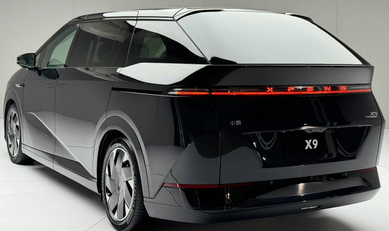 保密协议到期？小鹏X9到底长啥样_搜狐汽车_搜狐网