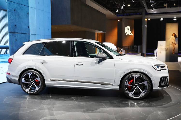 2023广州车展：奥迪SQ7暗夜骑士版预售117万元_搜狐汽车_搜狐网