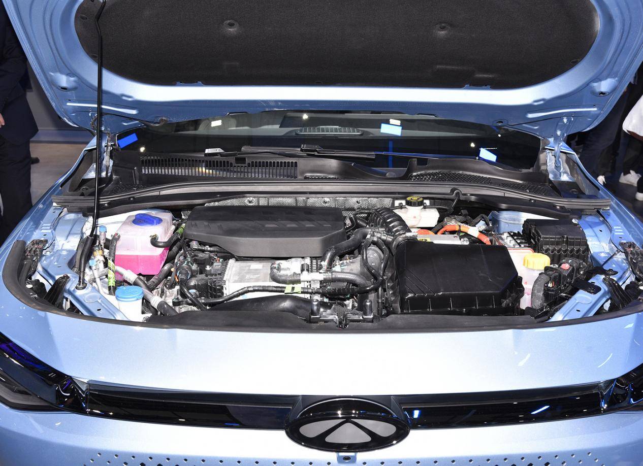 百公里油耗仅4.2L？奇瑞风云A8亮相广州车展_搜狐汽车_搜狐网