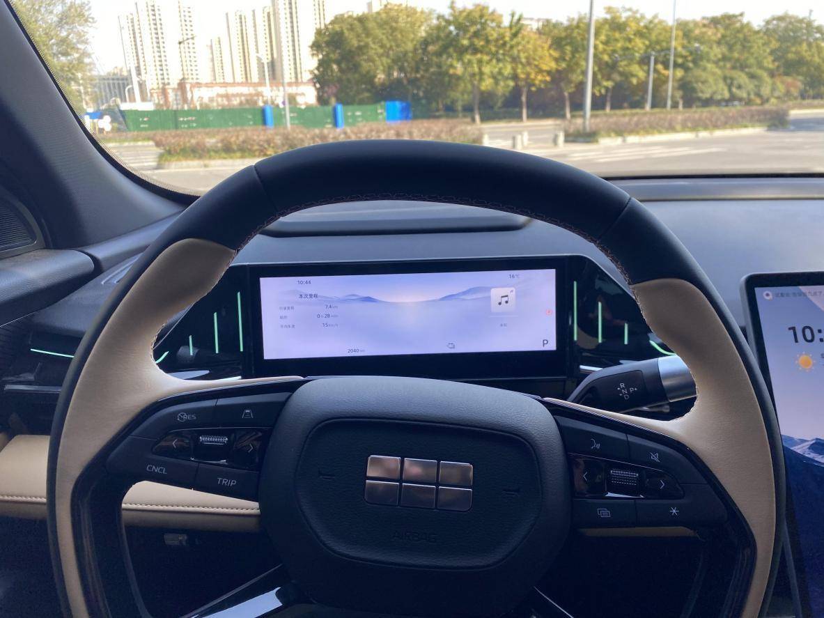 新秀VS老将，银河L6实力碾压比亚迪秦PLUS DMI_搜狐汽车_搜狐网