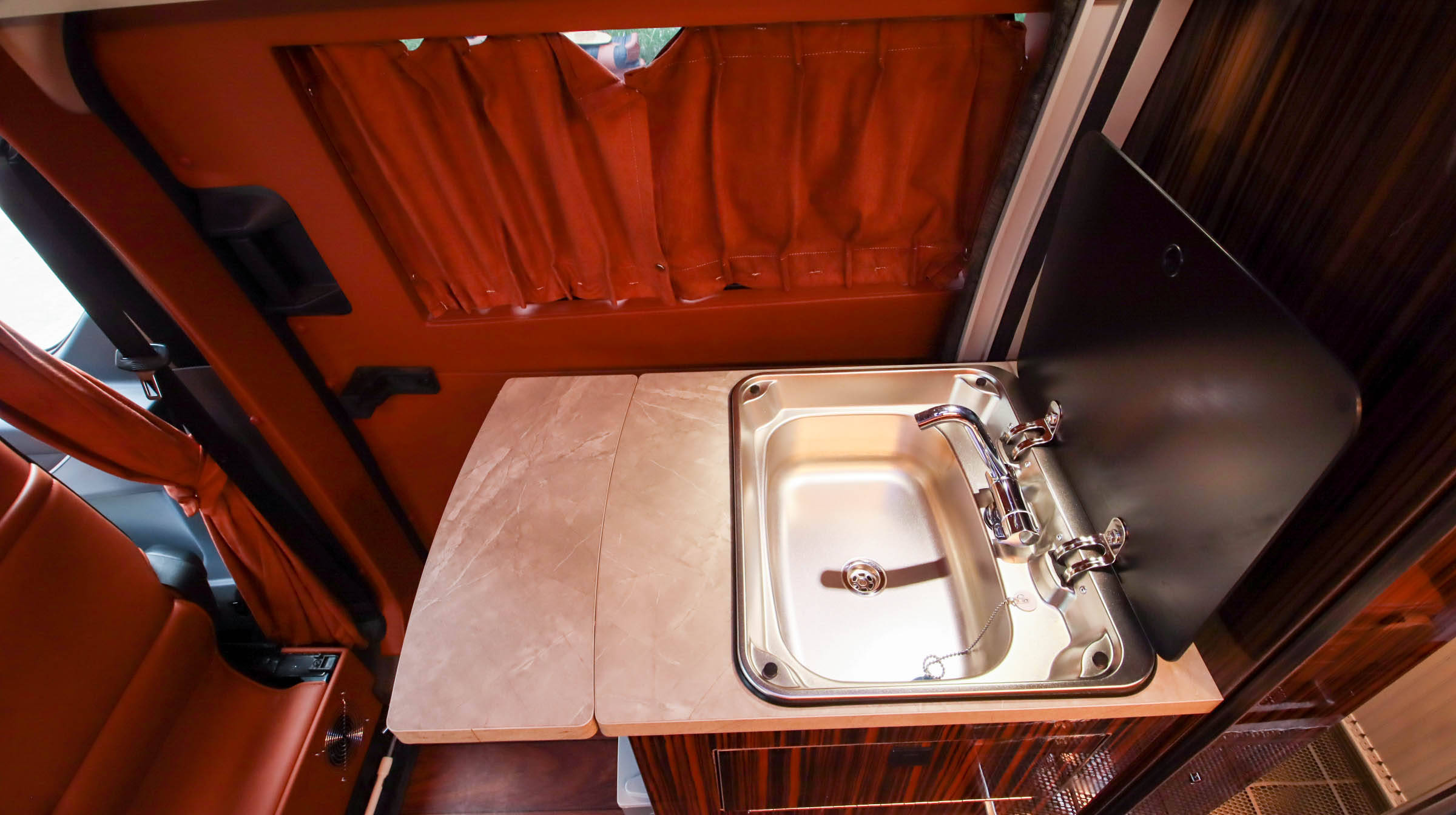 趣蜂B610：20多万的福特V362小房车，通勤代步自驾旅游首选！_搜狐汽车_搜狐网