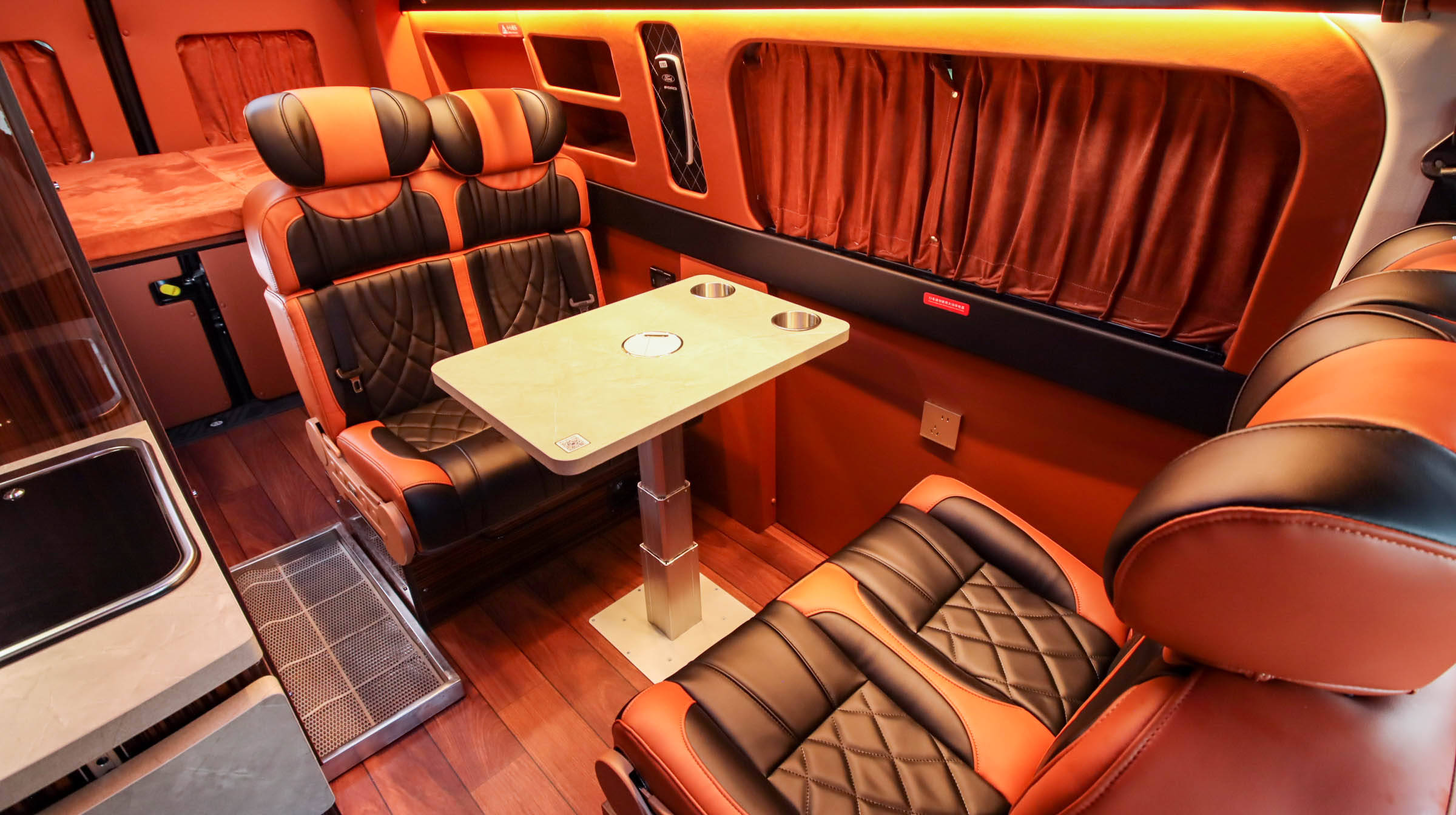 趣蜂B610：20多万的福特V362小房车，通勤代步自驾旅游首选！_搜狐汽车_搜狐网