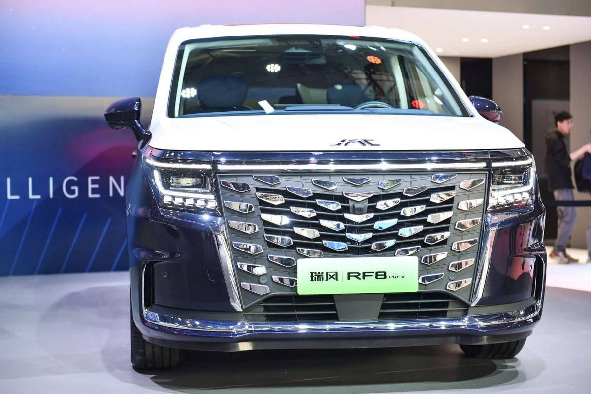 瑞风RF8：我，超值！把插混MPV行价砍了一刀_搜狐汽车_搜狐网