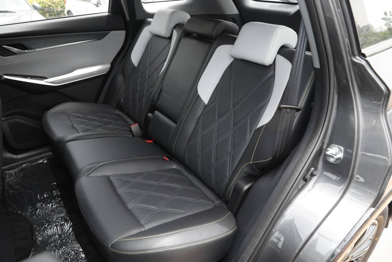 9.98万的中型插混SUV黑马来了，蓝电E5多方位击穿长安CS75 PLUS_搜狐汽车_搜狐网