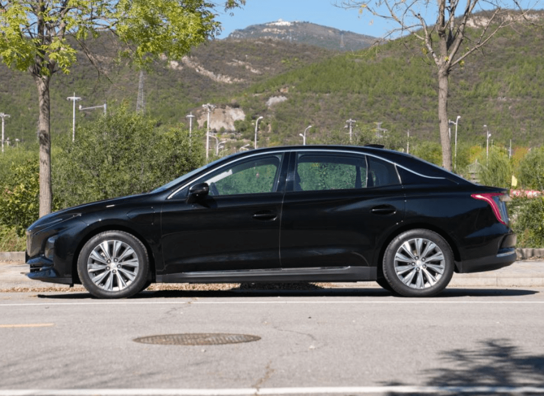 红旗E-QM5和比亚迪秦PLUS EV，谁才是宜家宜公的首选？_搜狐汽车_搜狐网