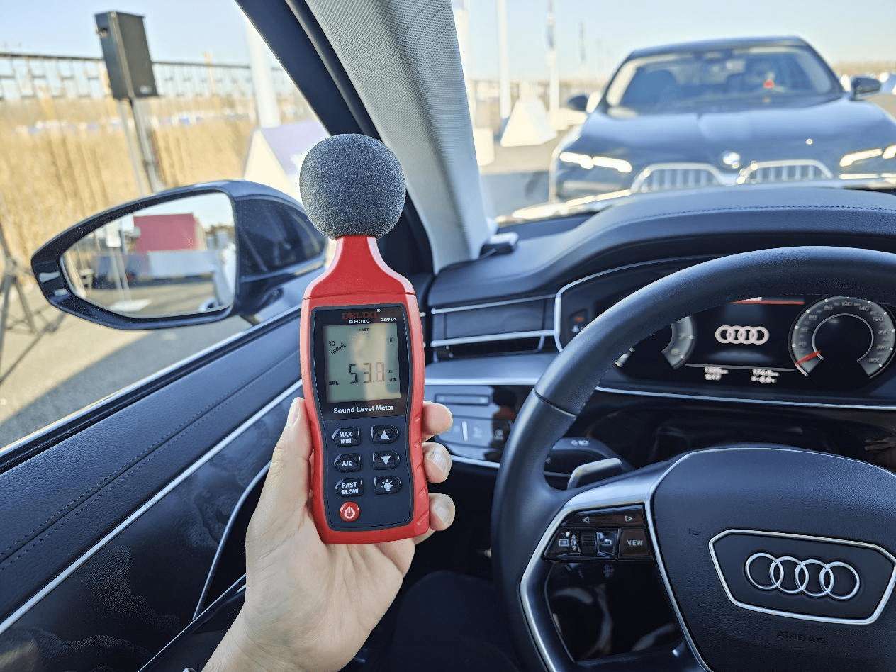 奥迪A8L 45 TFSI VS 宝马735Li，谁才是D级豪华车入门标杆？_搜狐汽车_搜狐网