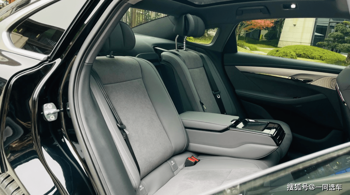 中式豪华不输BBA，岚图追光PHEV成都上市，25.28万元起售_搜狐汽车_搜狐网