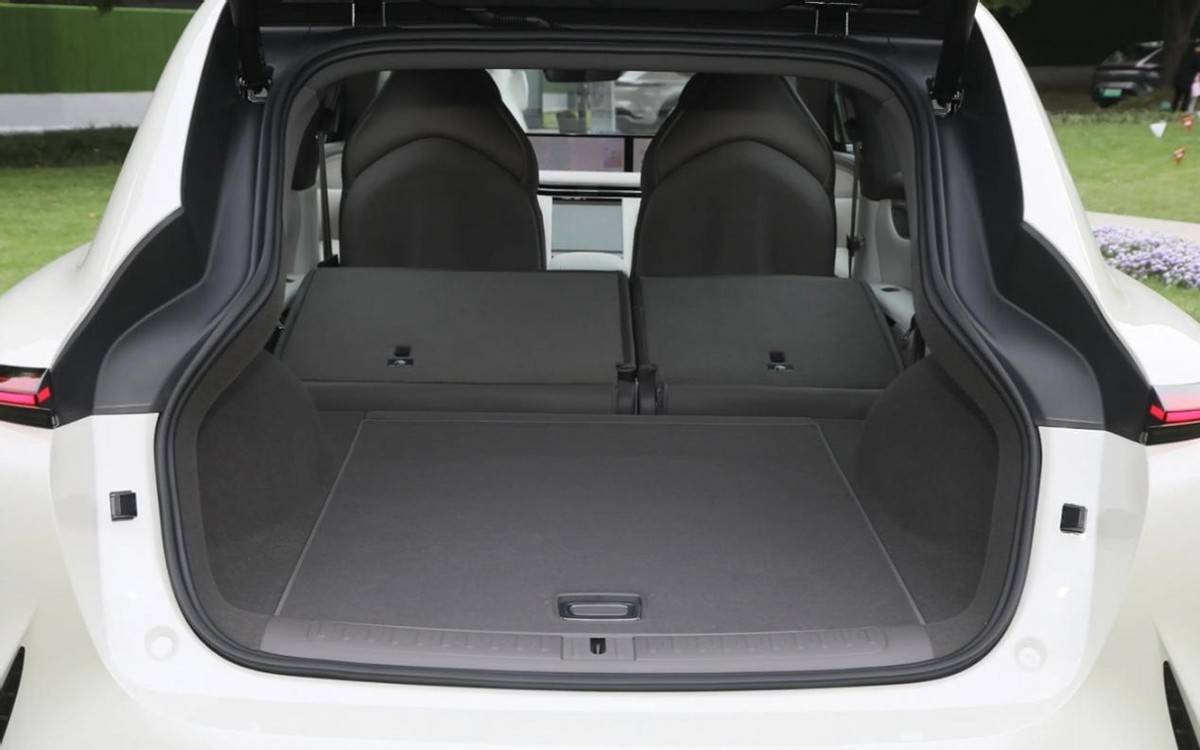 智己终于豁出去了！LS7一口气降到24.98万起，限量2000台_搜狐汽车_搜狐网