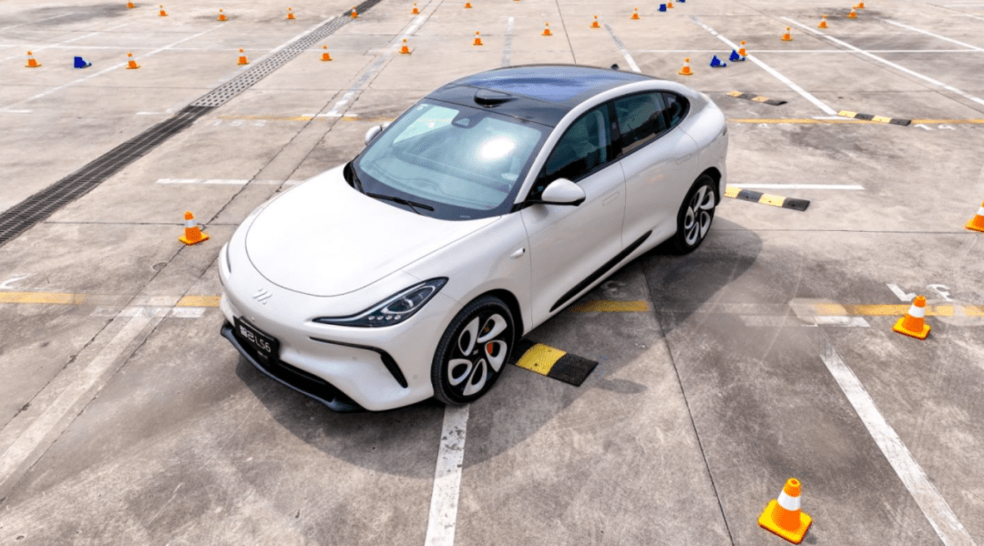 智己LS6的L3测试牌照之路与七周霸榜背后的力量_搜狐汽车_搜狐网