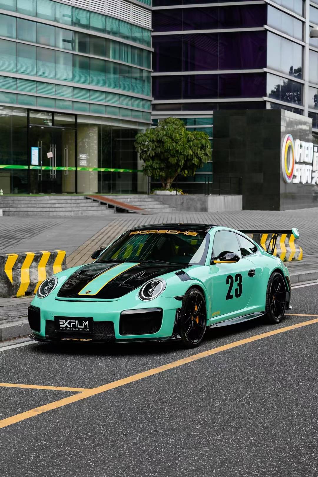 保时捷911-EK改色膜迈尔斯绿，第一眼就被它深深吸引住了！_搜狐汽车_搜狐网