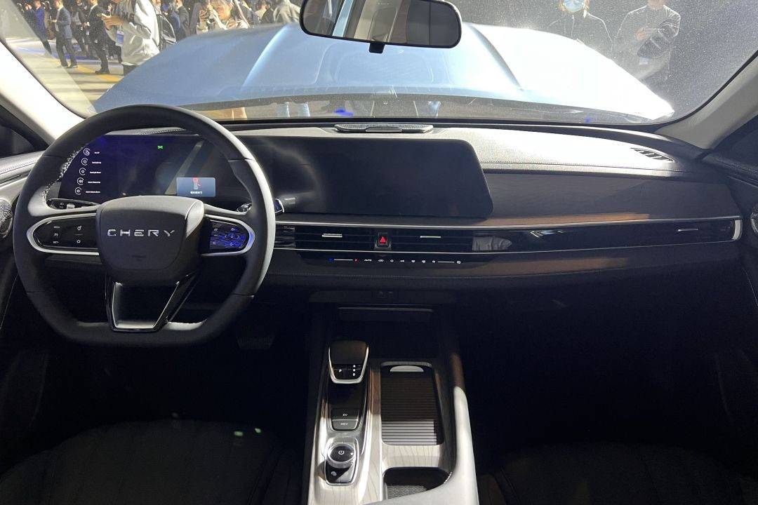 超能混动新家轿 首搭鲲鹏超能混动C-DM 奇瑞风云A8上市售11.99万元起_搜狐汽车_搜狐网