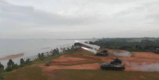 新锐战力的老高炮——谈谈某合成旅装备的PGZ-04A自行高炮-搜狐大视野-搜狐新闻