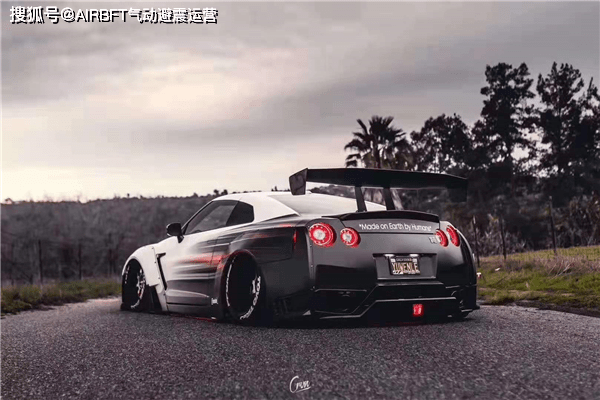 自由升降底盘李洋分享日产GTR改装AIRBFT气动避震演绎低趴美学_搜狐汽车_搜狐网