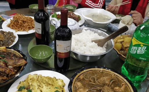 家里的红酒放时间长了还能喝吗?葡萄