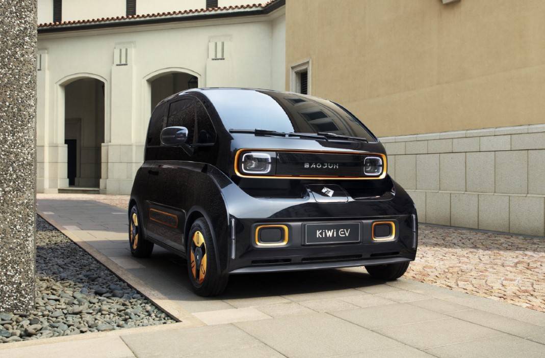 送一台可爱小车给心上人吧！搭配6款配色的新宝骏kiwi EV曝光_搜狐汽车_搜狐网