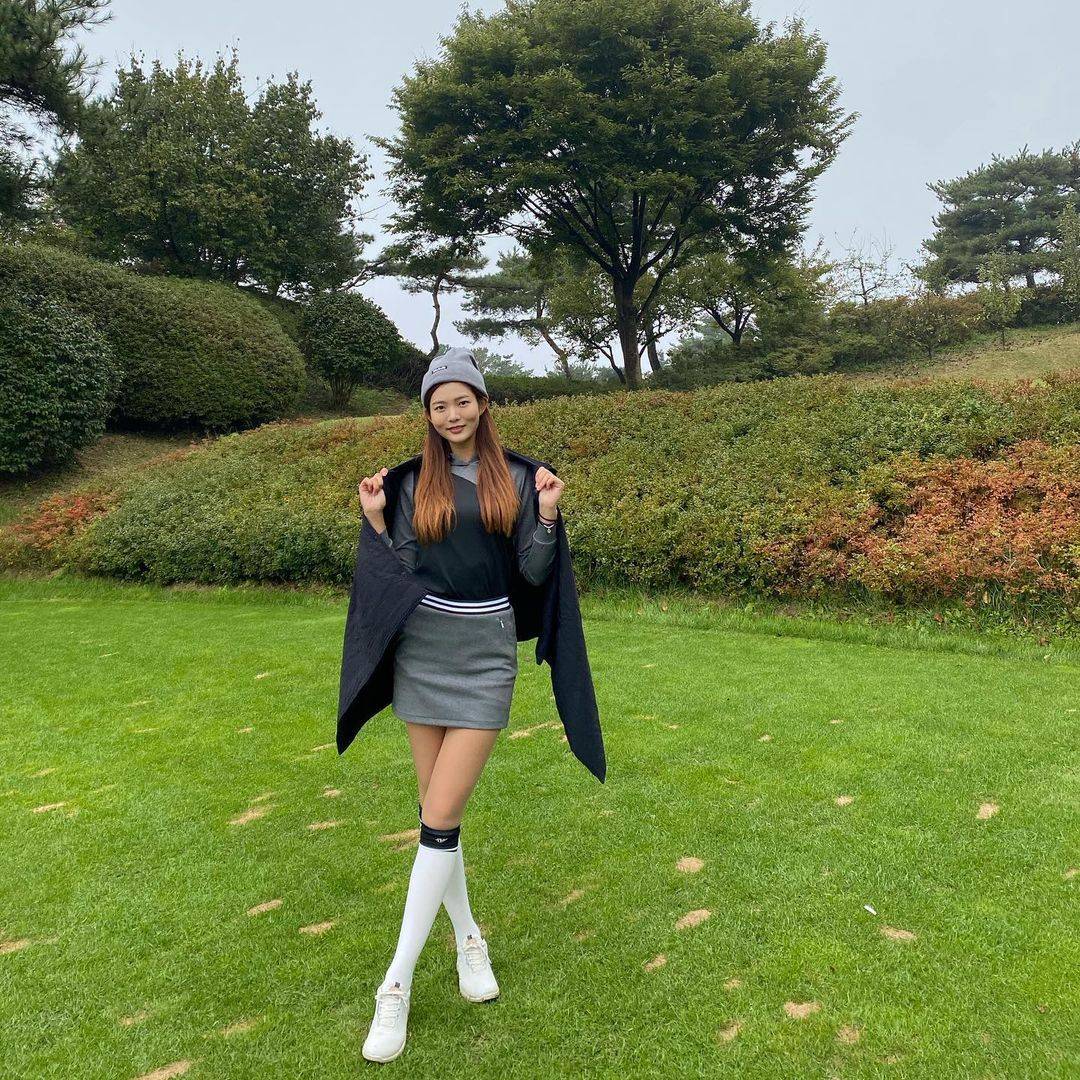 组图：KLPGA美女球员成网红 身高177长腿引舔屏-搜狐大视野-搜狐新闻