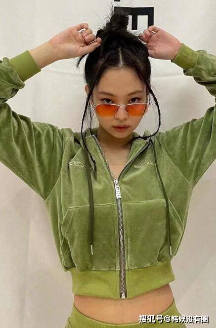 腰链太性感了吧？BLACKPINK Jennie更新美照-搜狐大视野-搜狐新闻