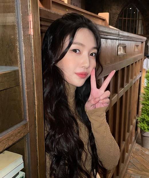 Joy晒近照秀美貌！穿紧身连衣裙大秀完美臀型-搜狐大视野-搜狐新闻