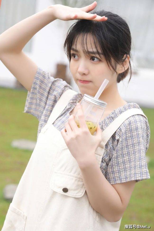 文艺甜美少女，休闲清纯 搜狐大视野 搜狐新闻