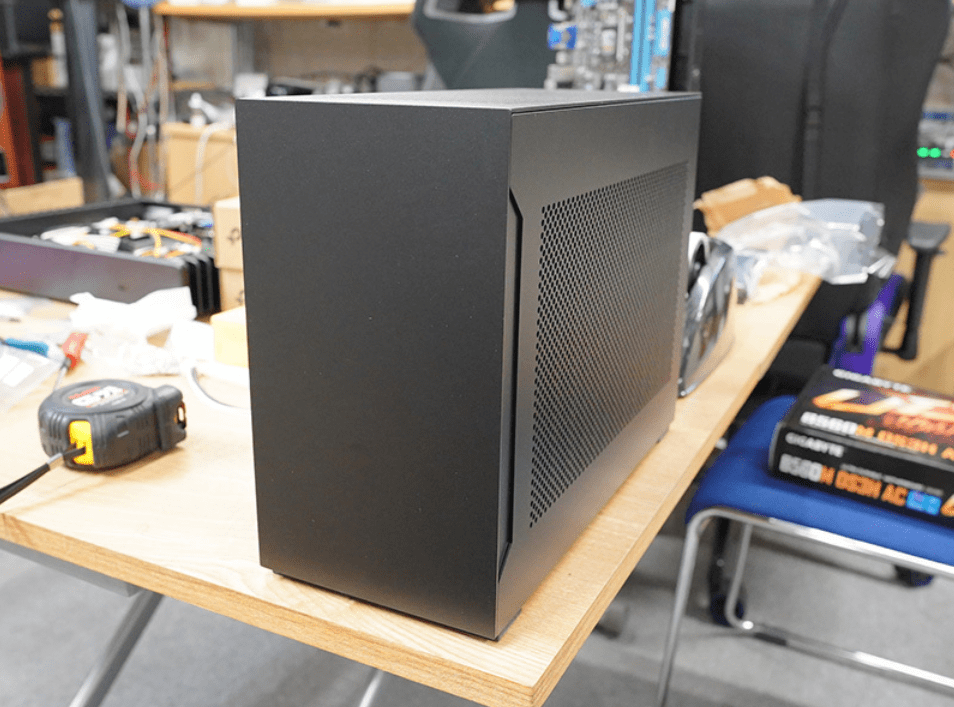 Mini-ITX机箱“A4-H2O”也可以装3槽厚卡，来自联力_mm_电缆_散热器