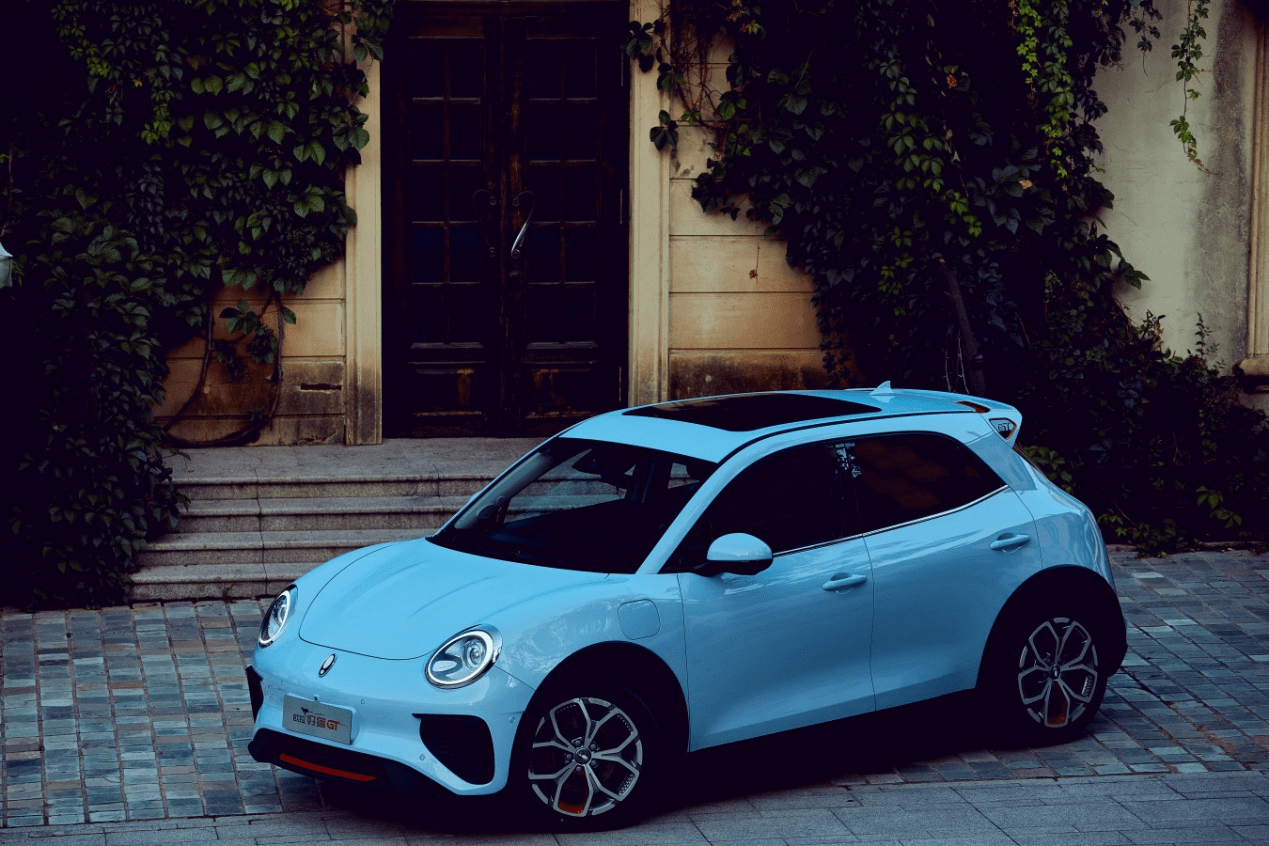 优雅且酷飒！2022款欧拉好猫GT 401km续航版售价14.9万元_搜狐汽车_搜狐网