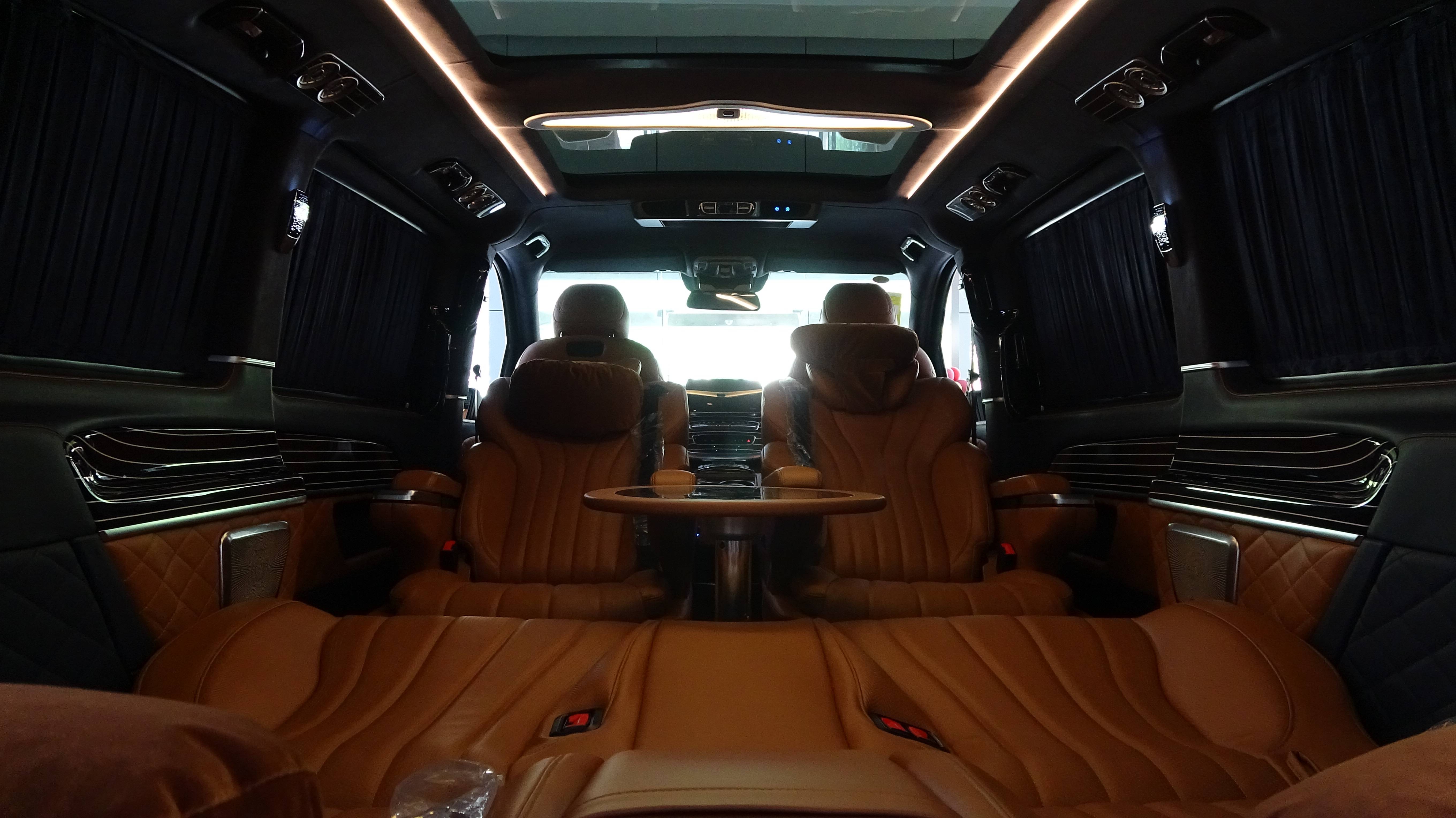 奔驰商务车，奔驰V260——豪华商务MPV内饰展示_搜狐汽车_搜狐网