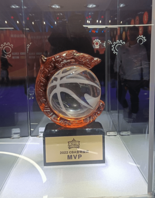 组图：辽宁队CBA总冠军戒指曝光 称为荣耀钻戒-搜狐大视野-搜狐新闻