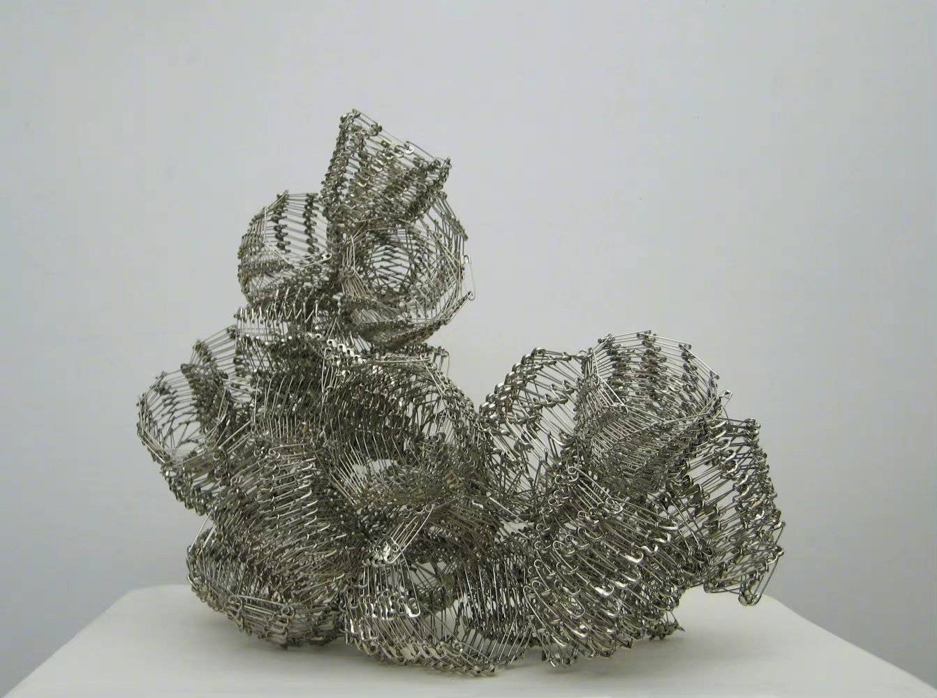 艺术家 Tamiko Kawata 用别针制作的雕塑作品-搜狐大视野-搜狐新闻