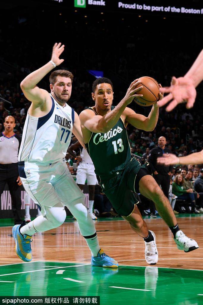 组图:凯尔特人胜独行侠 塔图姆以一敌多强杀篮下-搜狐大视野-搜狐新闻