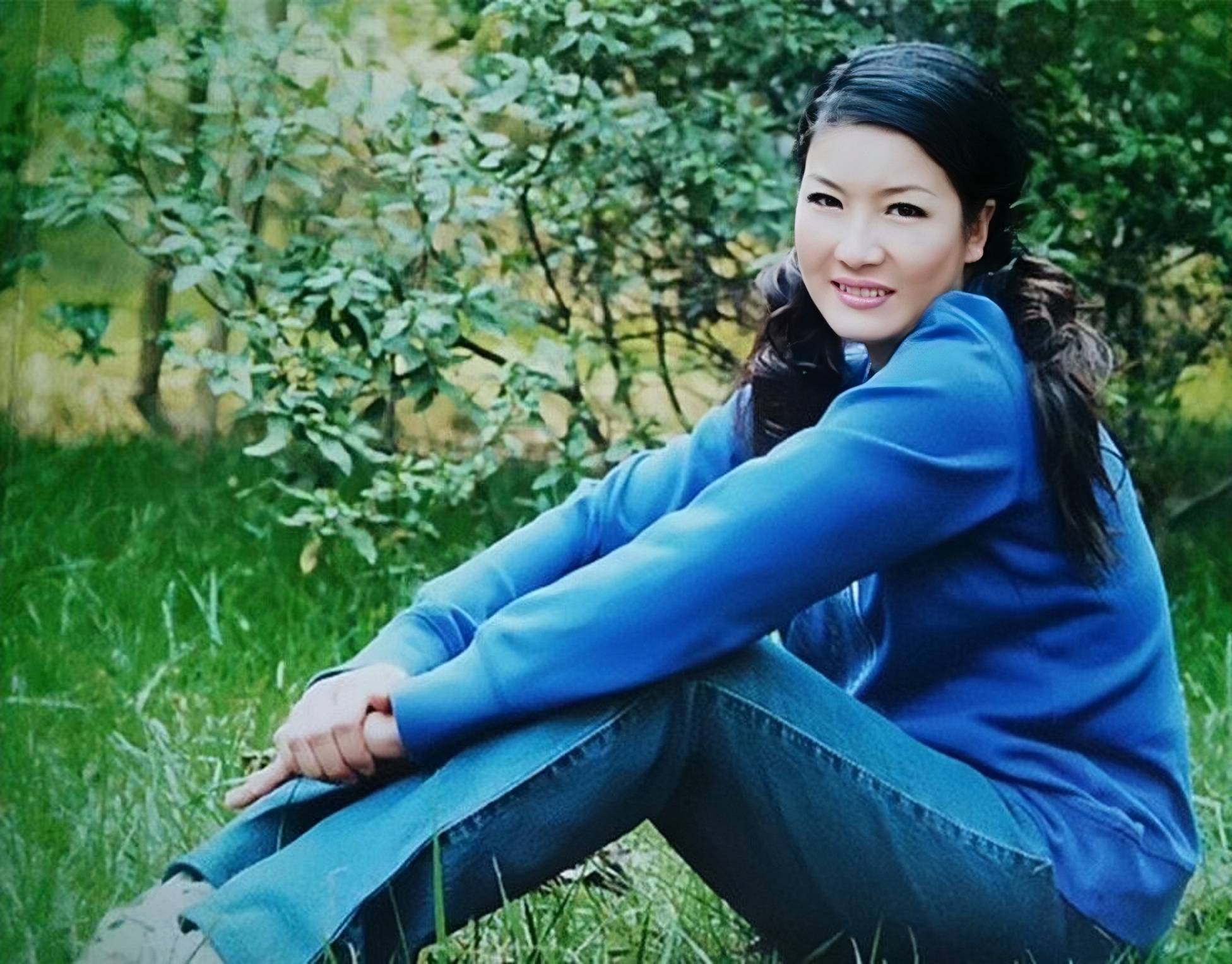 歌手石满巧照片,今生的往昔甜蜜的回忆。 搜狐大视野 搜狐新闻