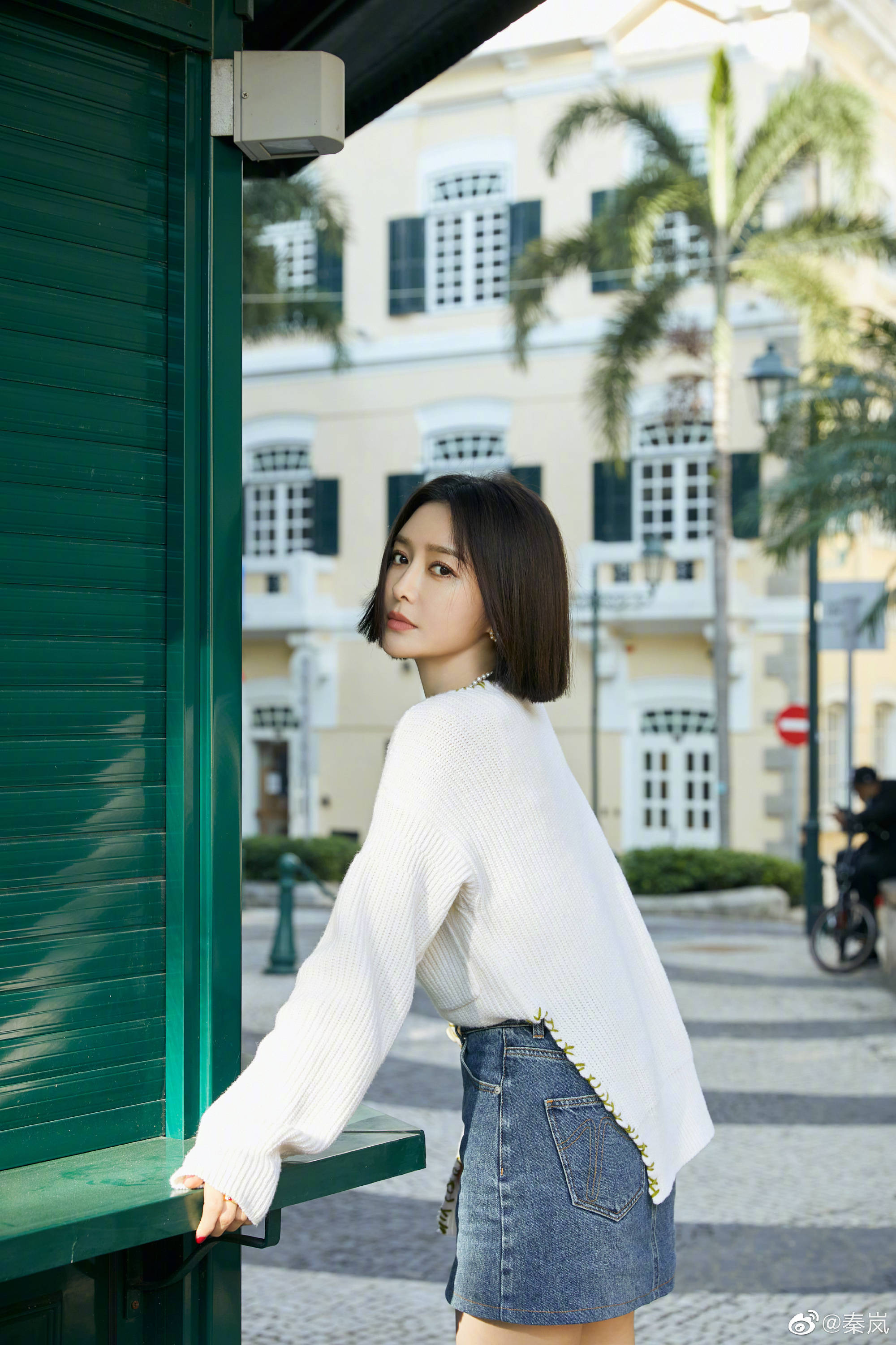 秦岚打卡澳门身穿牛仔短裙露出大长腿身材保持极好 搜狐大视野 搜狐新闻