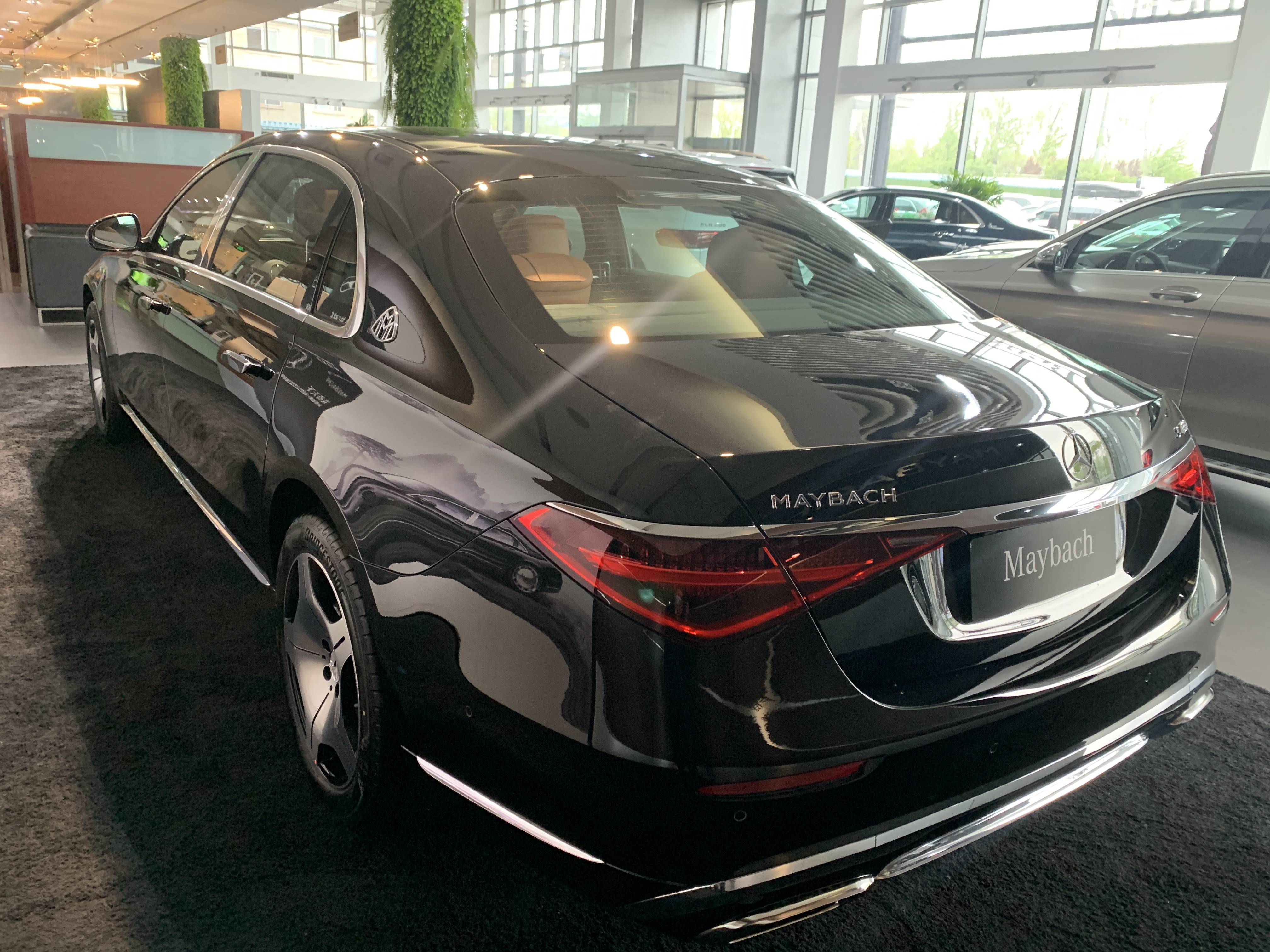 行止之间 皆显尊崇气度 2023奔驰迈巴赫S480 S580 S680_搜狐汽车_搜狐网