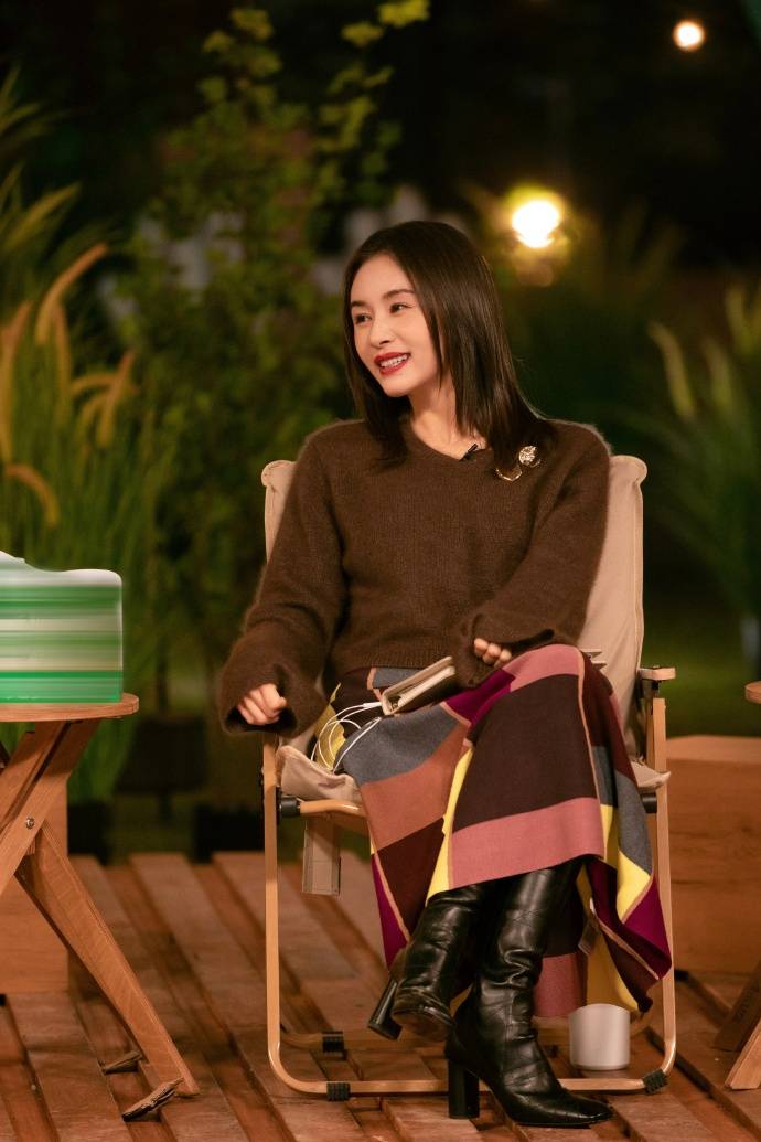 王子文恋人2长发披肩温柔可人潋滟红唇女人味十足-搜狐大视野-搜狐新闻