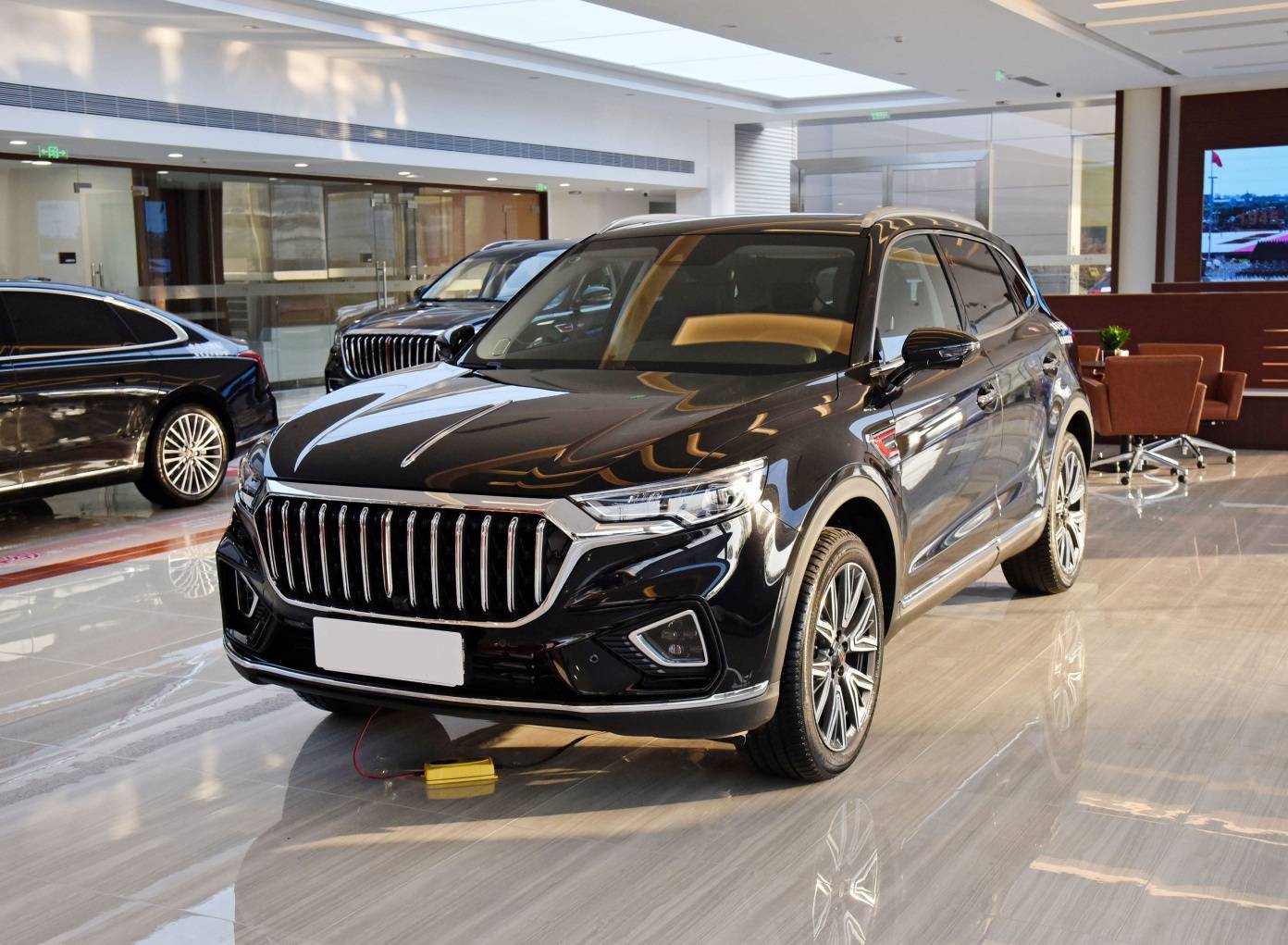 21万买这台红旗HS5智联旗享四驱版值不值？看完你就明白了_搜狐汽车_搜狐网