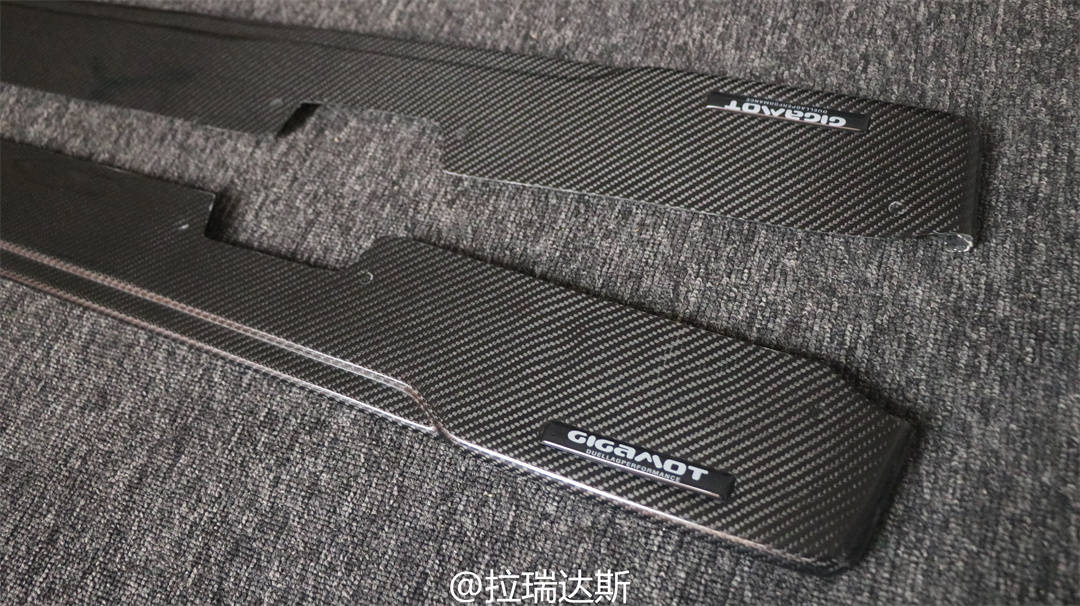 宝马MINI F56改装DueIL AG款碳纤侧裙_搜狐汽车_搜狐网