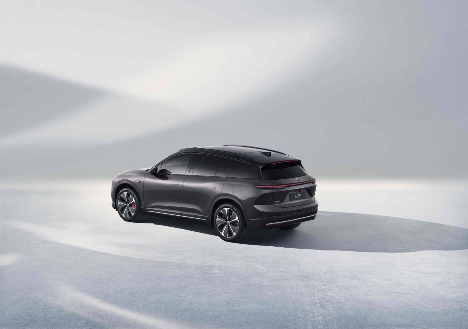 正面对刚BBA同级别竞品，曾经的“王者”蔚来ES6正式回归！_搜狐汽车_搜狐网