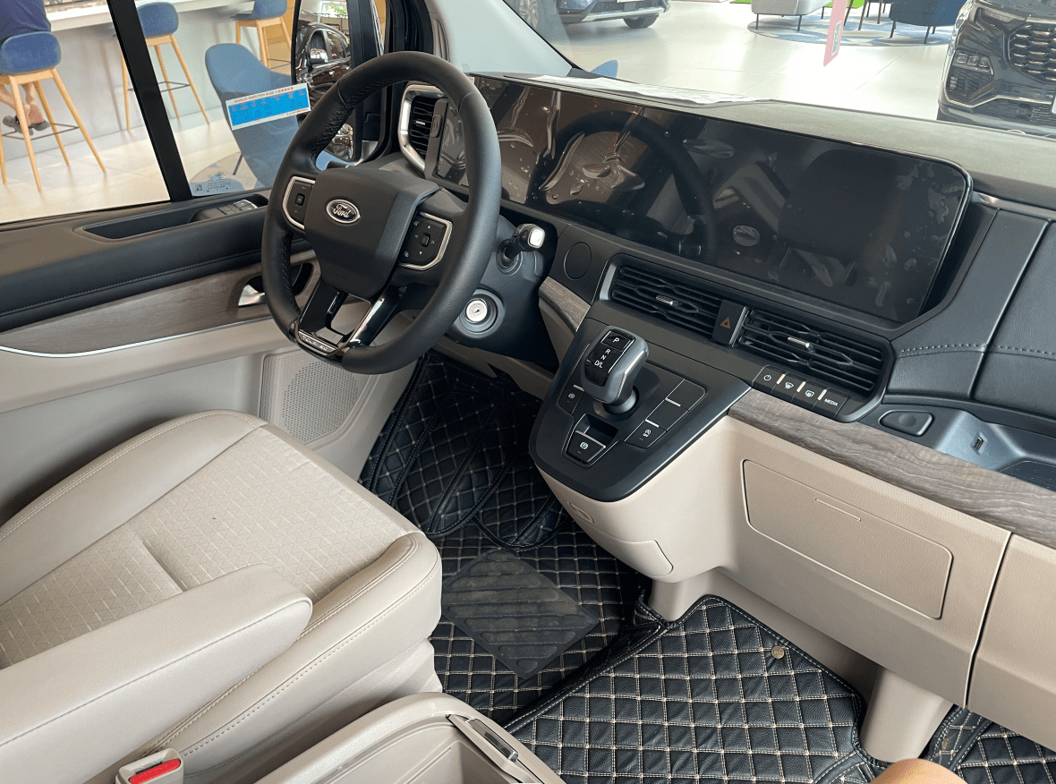 探店福特全新途睿欧：意想不到的大，露营家用好帮手！_搜狐汽车_搜狐网