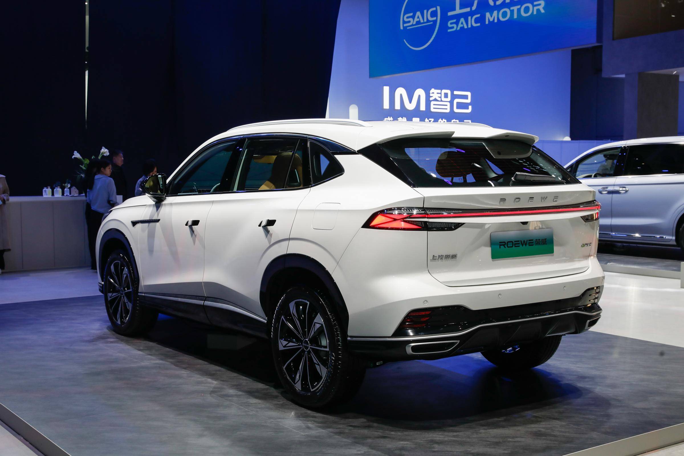 上汽真要掀桌子？荣威eRX5限时补贴2.3万元起，竞争比亚迪宋Pro DM-i_搜狐汽车_搜狐网