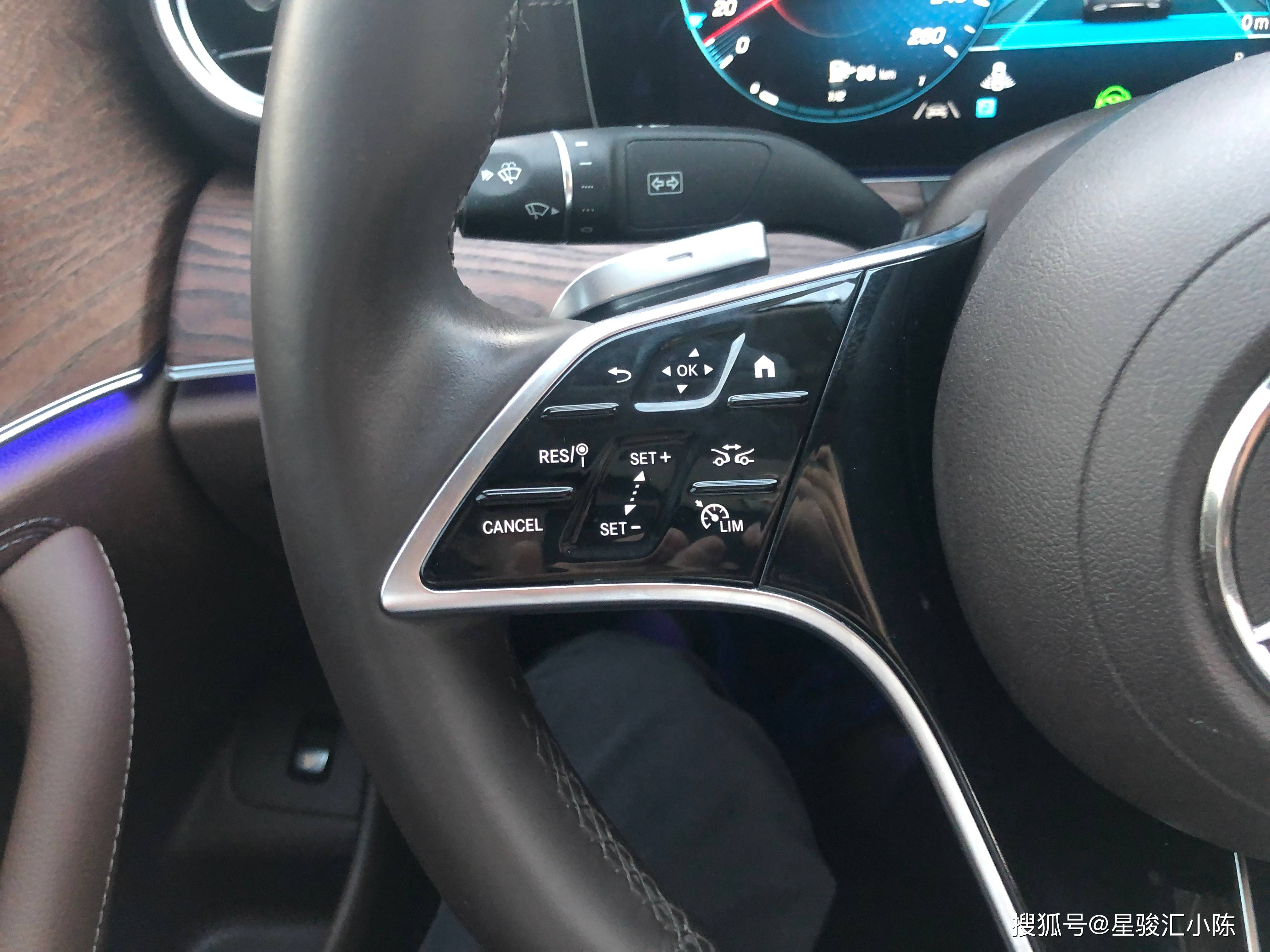 2023新款奔驰E300L改装23P驾驶辅助，HUD抬头显示功能效果分享_搜狐汽车_搜狐网