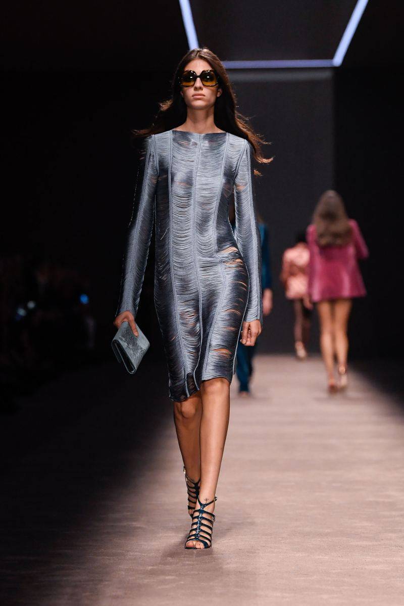 Tom Ford 2024春夏系列大秀-搜狐大视野-搜狐新闻