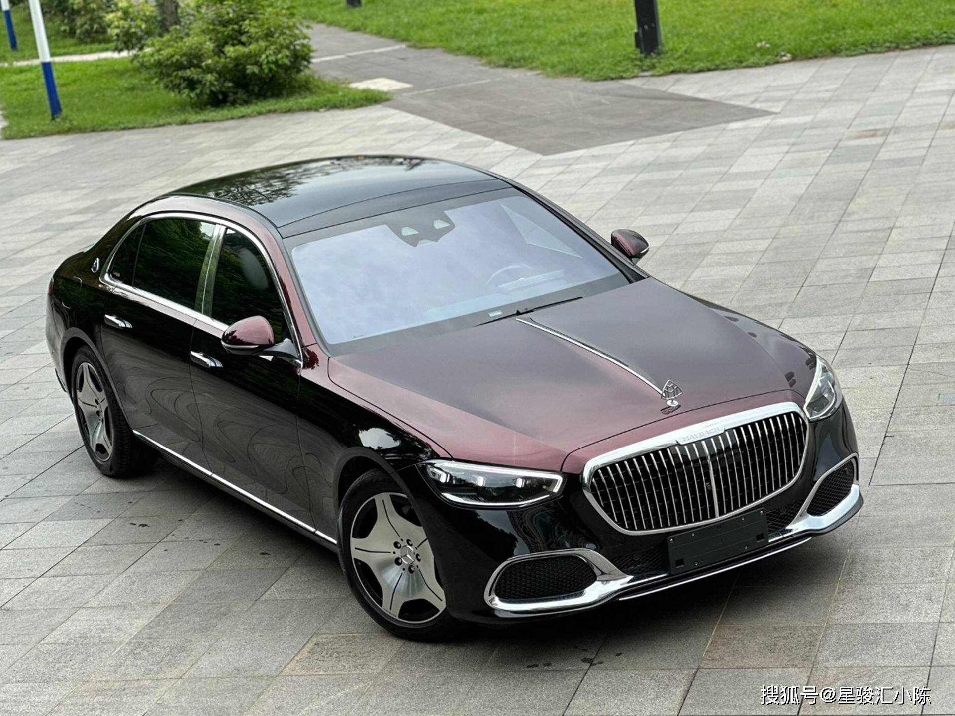 2023款迈巴赫S480改装升级流星雨数字大灯，电动后门和手势控制，彰显优雅大气_搜狐汽车_搜狐网