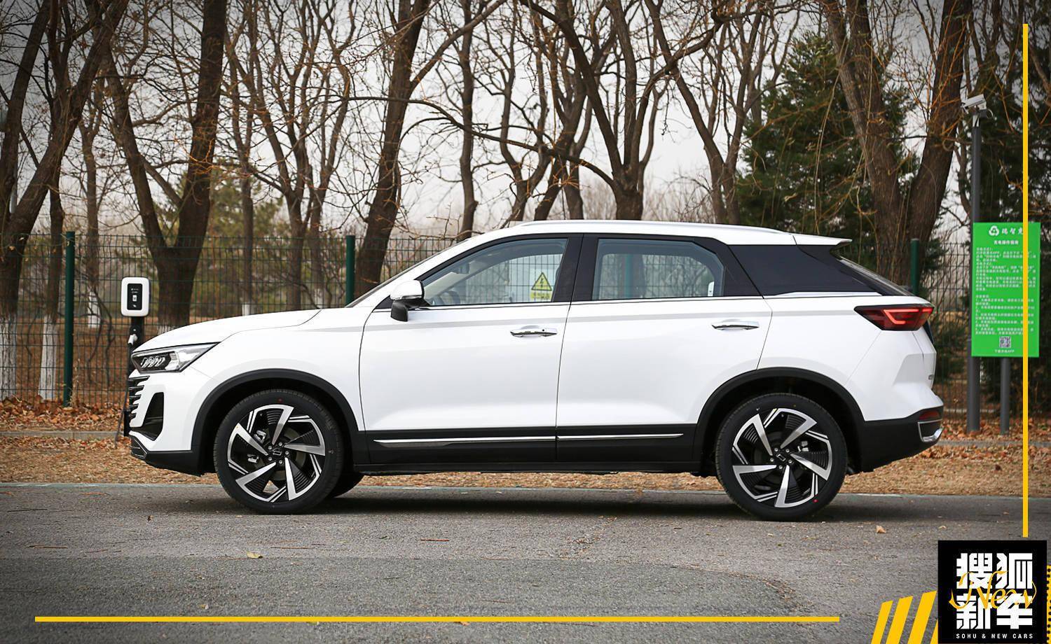 只需十万元出头！看看奔腾T77能满足你对于出行的哪些需求？_搜狐汽车_搜狐网