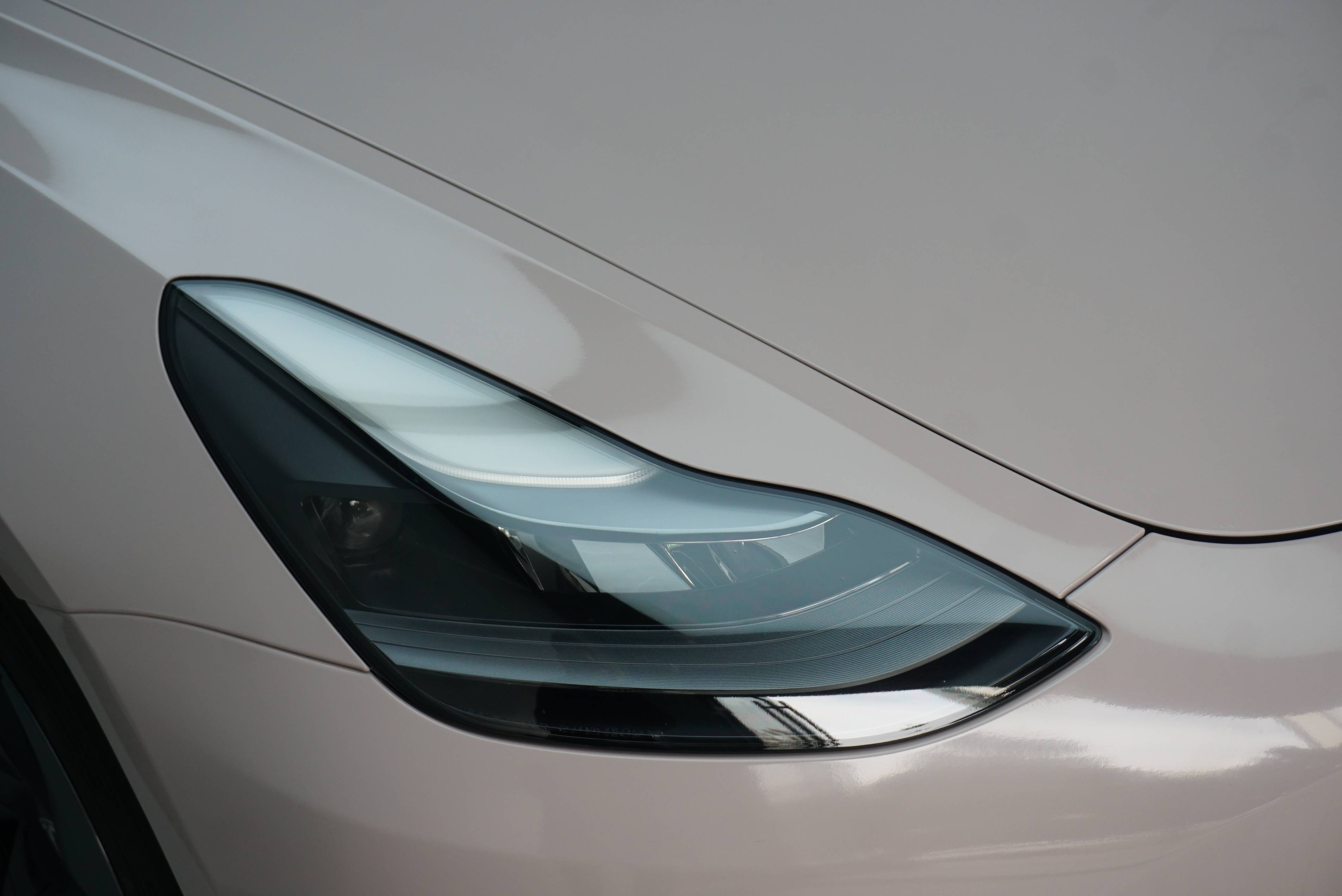 长沙汽车贴膜汇格车研，特斯拉Model3改色膜镜空粉_搜狐汽车_搜狐网