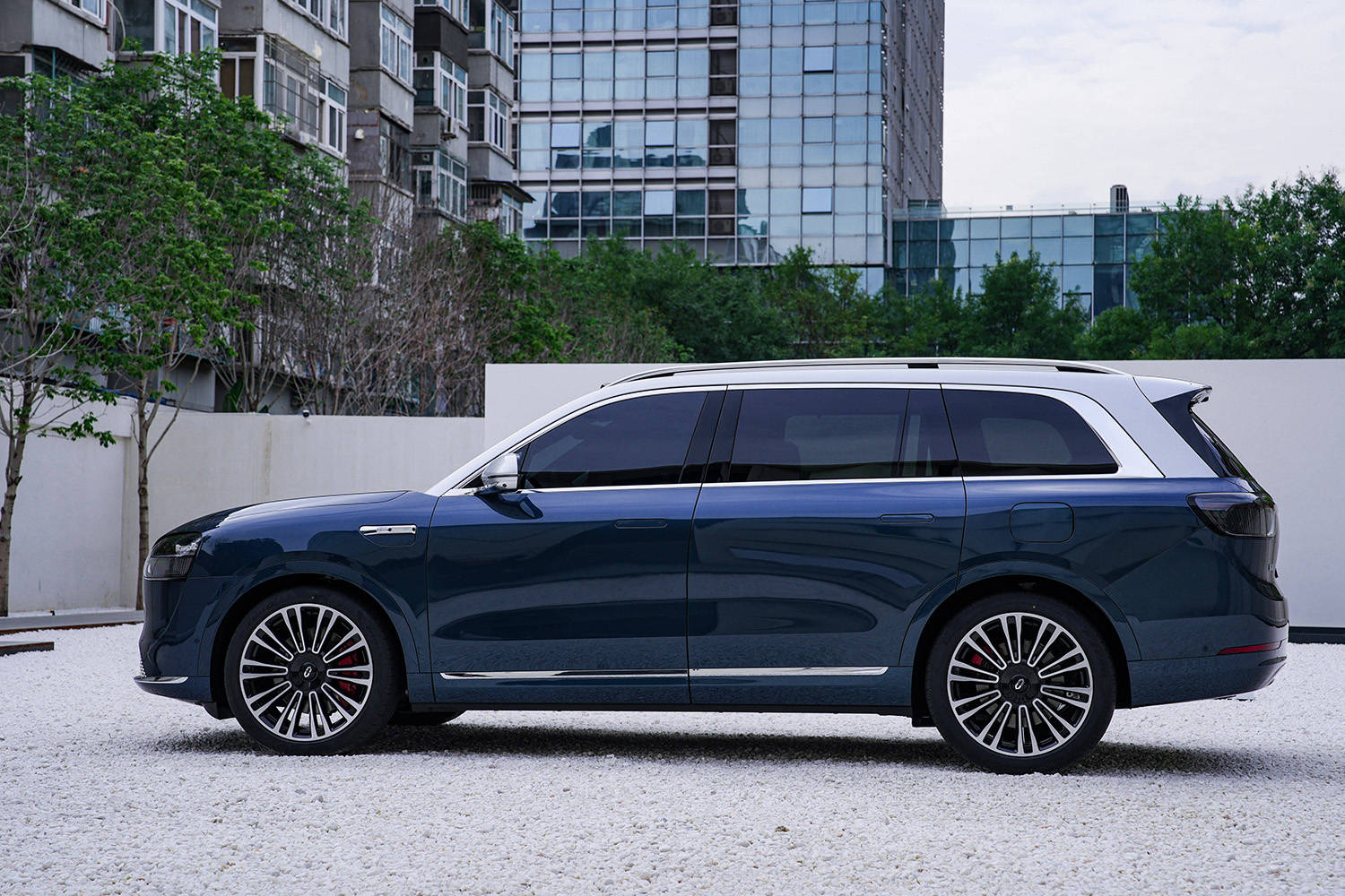 售价46.98-56.98万元 问界M9正式上市_搜狐汽车_搜狐网