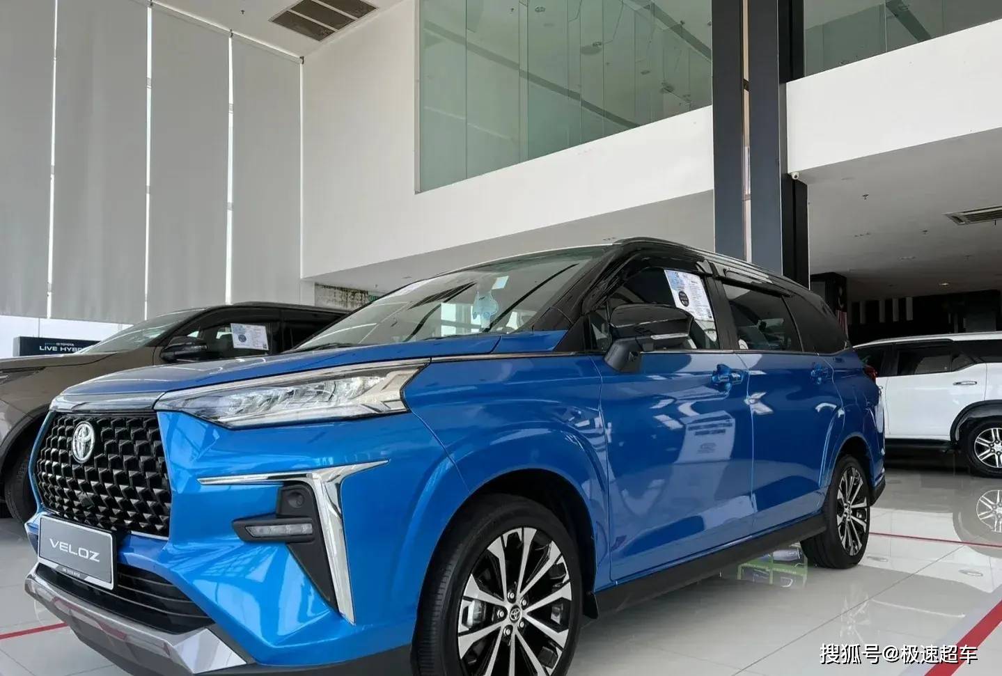 丰田廉价MPV来啦，海外不足8W，三排七座空间硕大，取名VELOZ_搜狐汽车_搜狐网